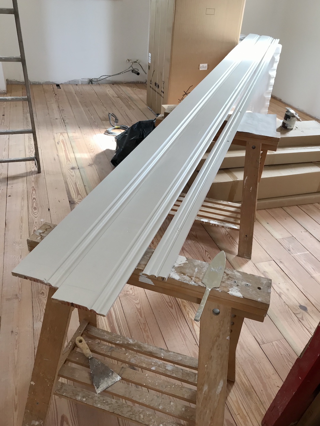 Window+shutters+bathroom+design+progress+the+first+tiling+project+and ...